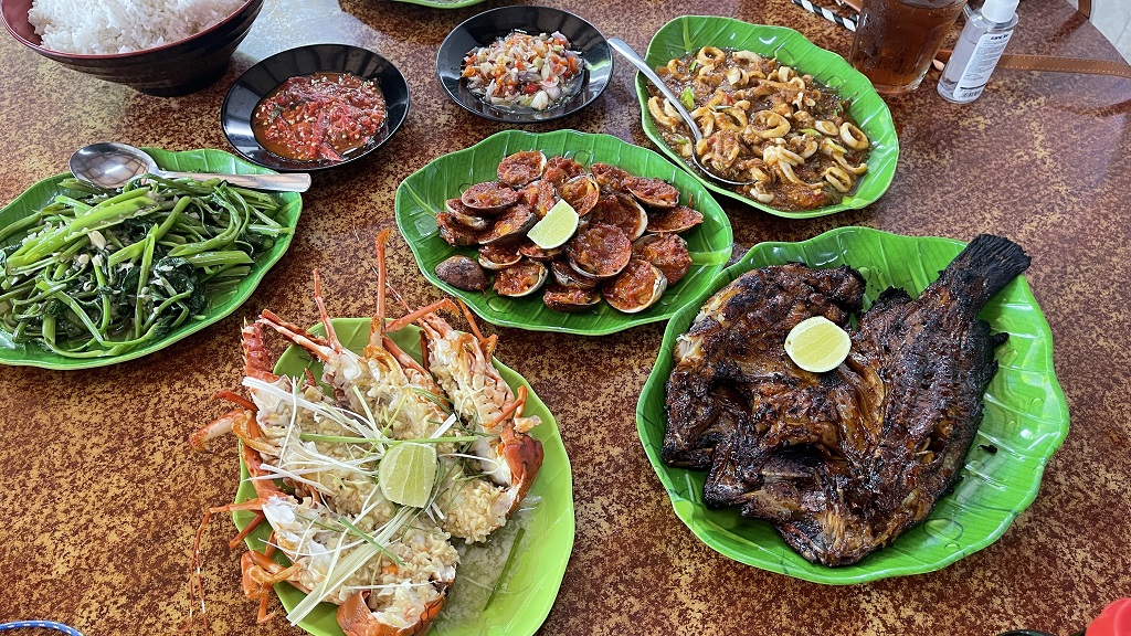 Warung Bu Rini: Seafood Enak di Bali – Catatan Terong Gemuk